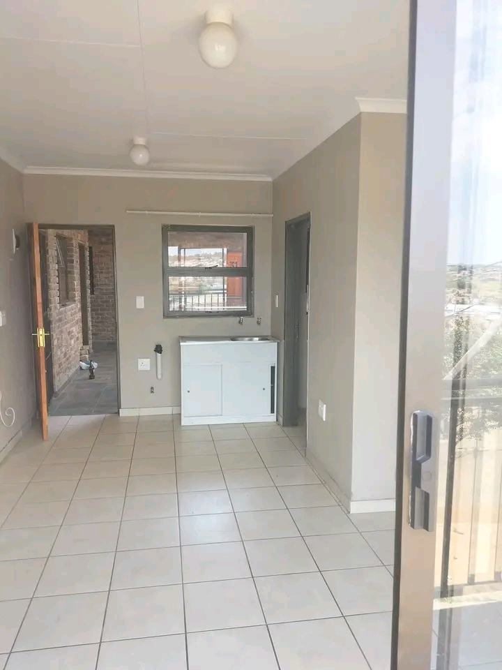 Cottage available in ext 6 ivory coast free water e in Ivory Park ...