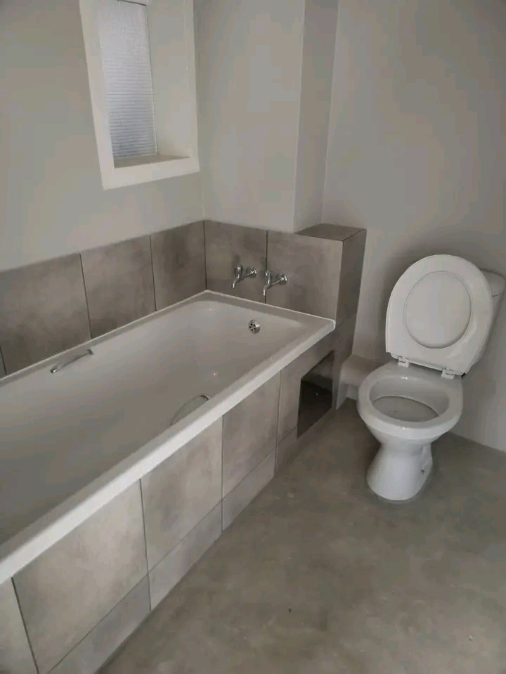 Ext 79 2 bedroom one bathroom r3500 month in Clayville, Gauteng ads sa