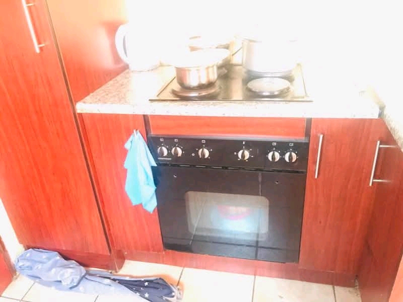 2bedrooms house in ext 45 fitted a wall, carp in Clayville, Gauteng ads sa