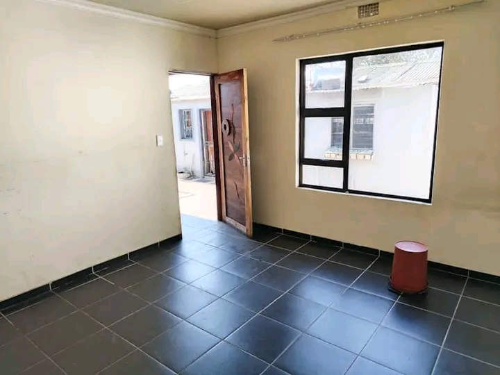 Mzimhlophe room for rental 🏅🏅🏅 sowet in Orlando West, Gauteng ads sa