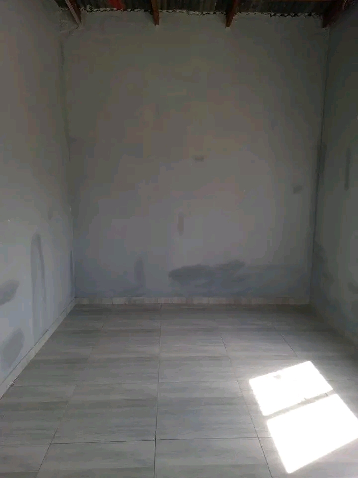 Room available at mzimhlophe r1600 safe yard in Orlando West, Gauteng ...