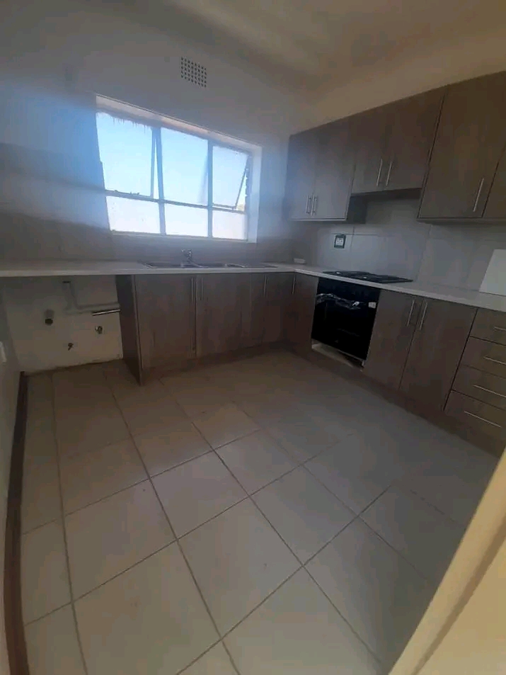 2 bedroom flat in the heart of germiston, wit in Germiston, Gauteng ads sa