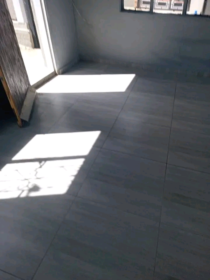 Room available at mzimhlophe r1600 safe yard in Orlando West, Gauteng ...