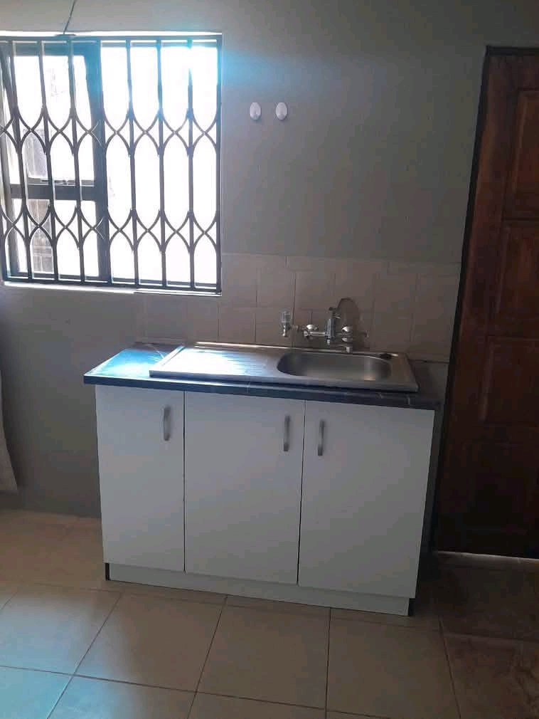 Bachelor room for rent in ext 8 location: e in Vosloorus, Gauteng ads sa