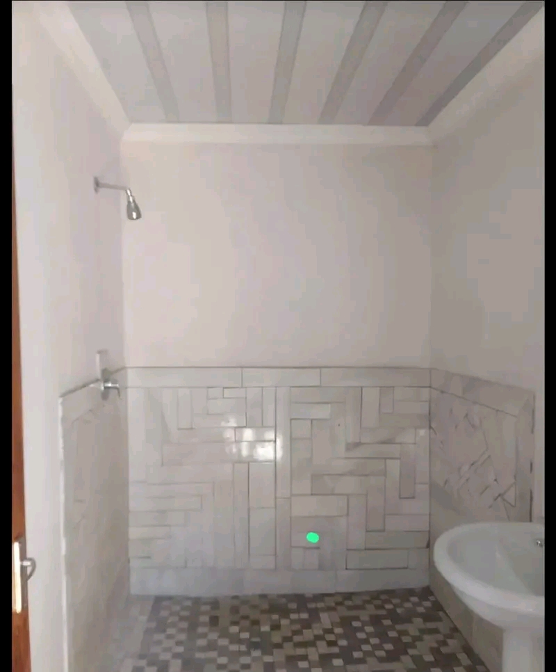 Room available 1800 and once off agent fee re in Protea North, Gauteng ...