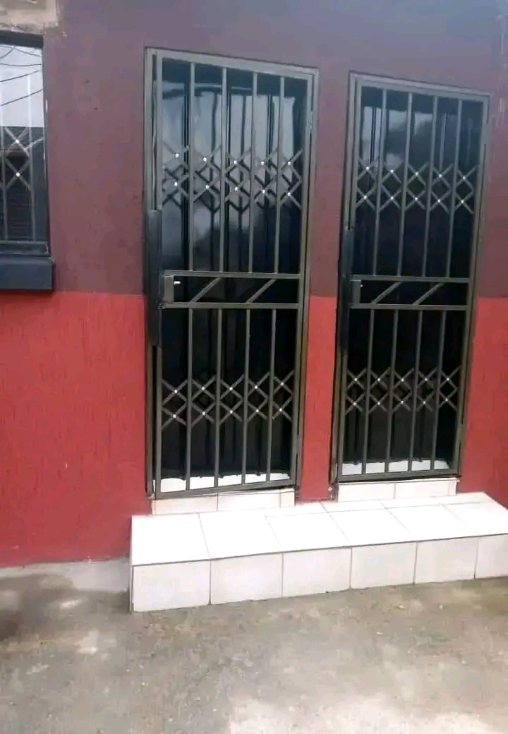 Rooms to rent in a neat secure yard, next to in Ivory Park, Gauteng ads sa