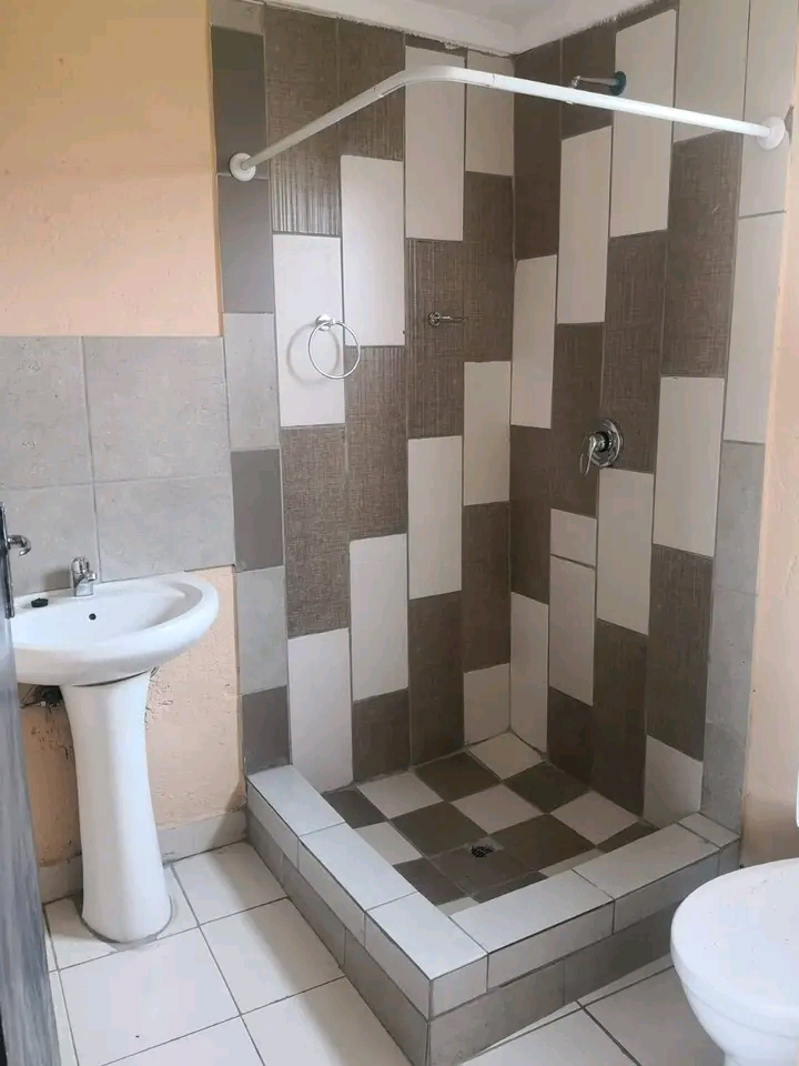 Ext 26 cottage available for rental asap! th in Clayville, Gauteng ads sa