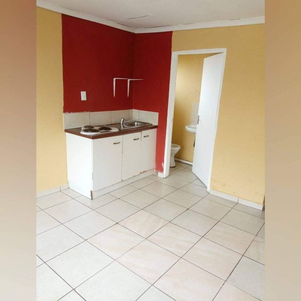 Room available for rental in chiawelo 3 for r in Chiawelo, Gauteng ads sa