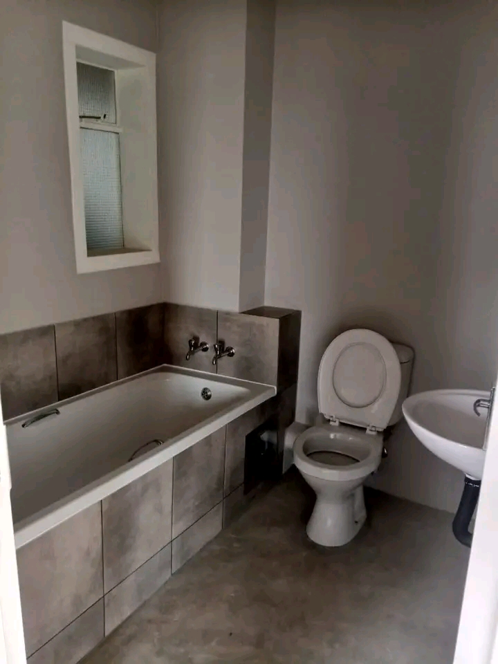 Ext 79 2 bedroom one bathroom r3500 month in Clayville, Gauteng ads sa