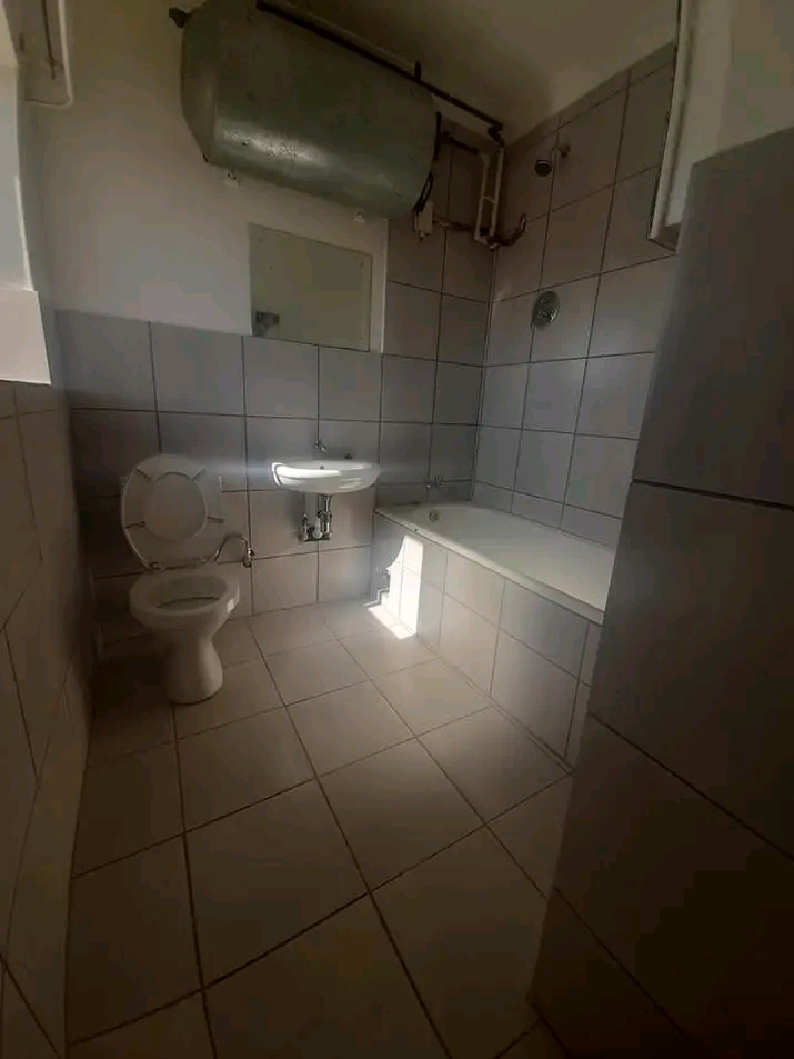 2 bedroom flat in the heart of germiston, wit in Germiston, Gauteng ads sa